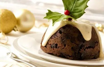 Traditiona­l Irish Christmas pudding with brandy butter recipe - PressReader