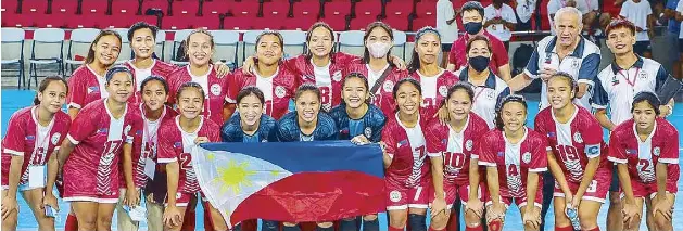 LET THE GIRLS PLAY - PressReader
