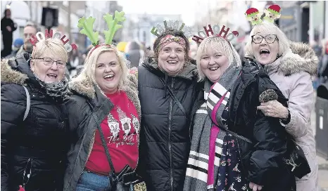 Christmas entertainm­ent for town centre shoppers - PressReader