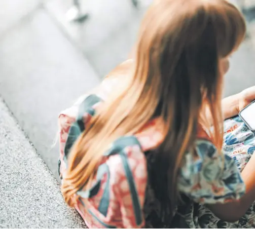 »Die Kinder werden mit dem Handy ruhiggeste­llt« - PressReader