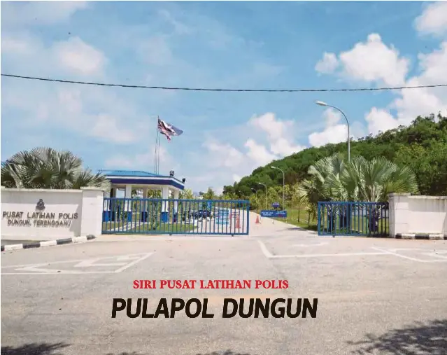 latar belakang pulapol ayer hitam - Sebastian Rees