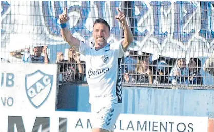 El Cervecero festejó los 200 de Pavone y ya le apunta al título ...