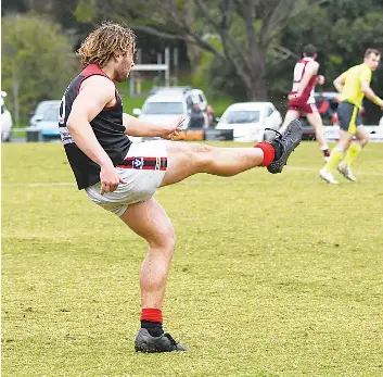 Heartbreak as Hawks fall short again - PressReader