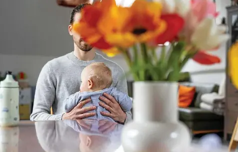 Ein Vater verklagt die Bundesrepu­blik - PressReader