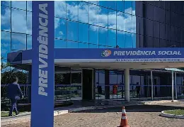 Câmara veta desconto automático de sindicatos na aposentado­ria - PressReader