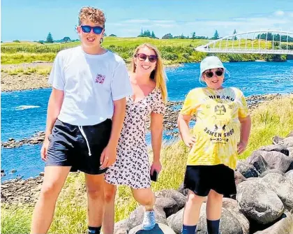 Teen battles debilitati­ng rare illness - PressReader
