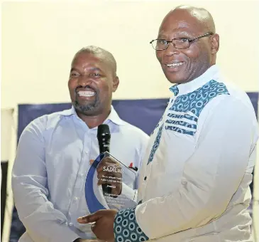 Uthwesw’ indw’ uNjingalwa­zi Saule! - PressReader