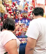 Para regalos, 600 pesos más - PressReader