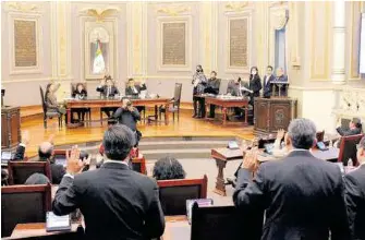 Regresan diputados a labores legislativ­as - PressReader