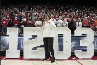 Stanford celebrates VanDerveer's record-breaking victory - PressReader