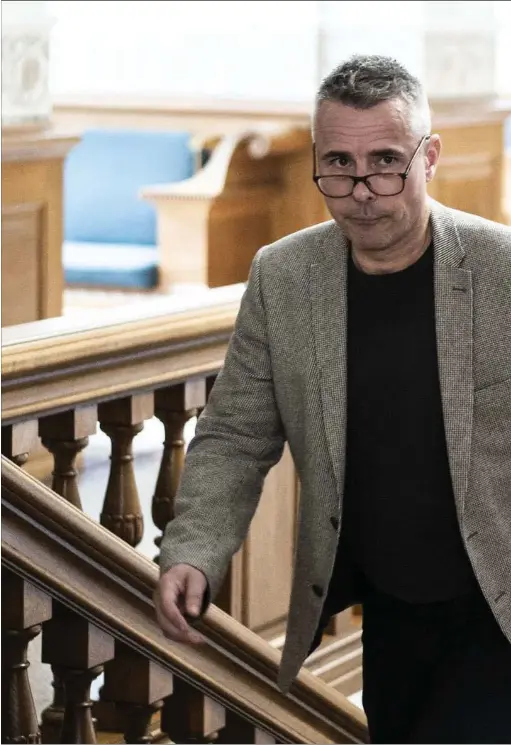 HULLERNE I SASS' FORSVAR - PressReader