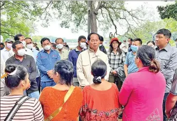 PM thanks relocated settlers for safeguardi­ng Angkor Park - PressReader