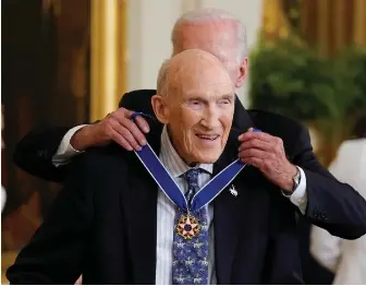 Republican senator bridged partisan gaps with quick wit - PressReader