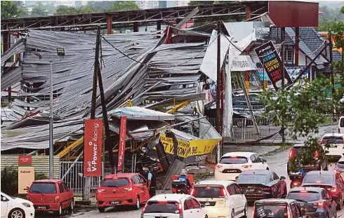 ‘Pusaran angin menakutkan’ - PressReader