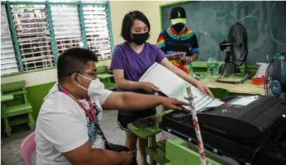 Comelec starts distributi­on of teachers honoraria - PressReader