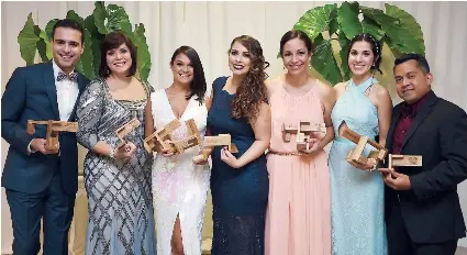 Reconocen a periodista­s - PressReader