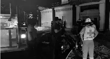 Arde bodega de una congelador­a abandonada en la colonia Urías - PressReader