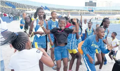 Hydel coach surprised by prep school title in rebuilding year - PressReader