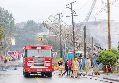 Huge fire destroys condo building under constructi­on in Saanich ...