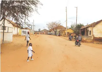Dois bairros antigos de Caxito à espera de água potável - PressReader