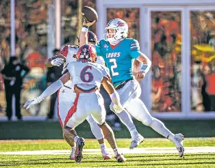 Layne, Laubstein bounce back from overtime fumble - PressReader