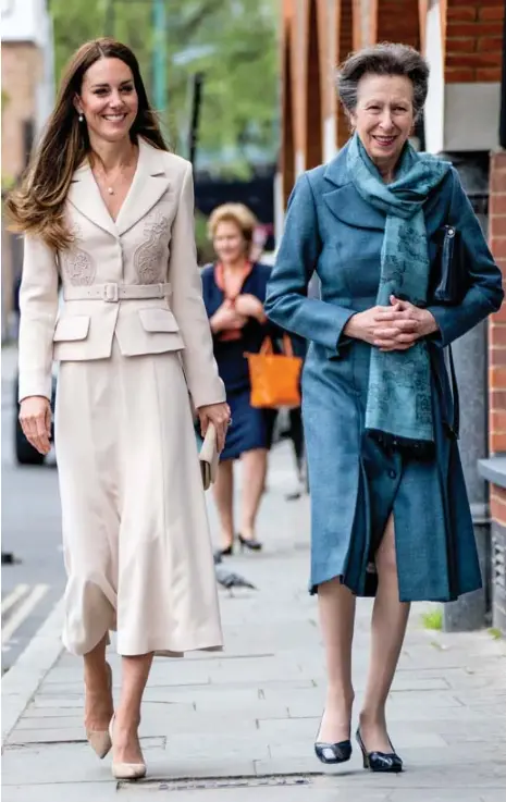 KATE MIDDLETON E PRINCESA ANNE VALORIZAM CAUSA NOBRE - PressReader