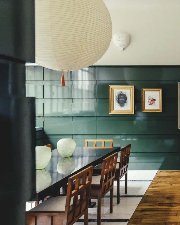 Hide & SEEK - PressReader