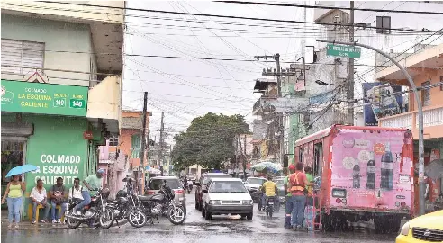 EL CAPOTILLO ES UN BARRIO LLENO DE GENTE LABORIOSA - PressReader