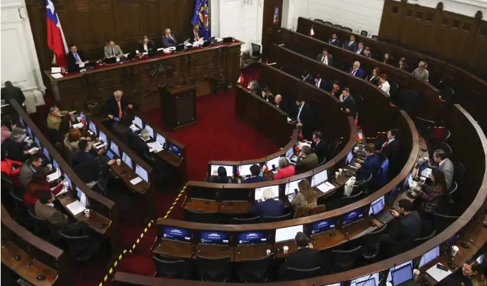 Consejo aplaza votación final de nueva Constituci­ón tras arremetida PC - PressReader