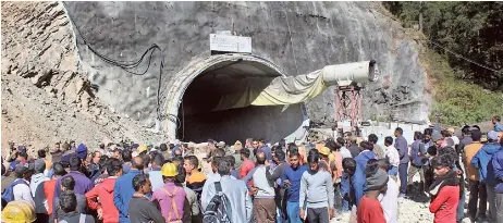 Uttarkashi tunnel rescue rides on operation of new drill machine - PressReader