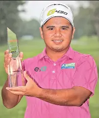 Zaragosa triumphs in rain-soaked final round - PressReader