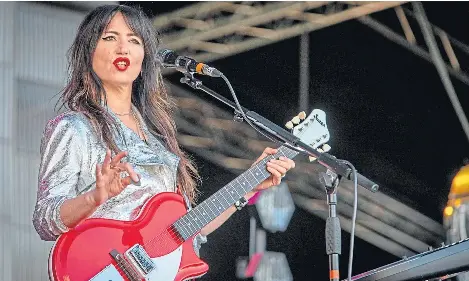 KT reunited with father and half-sisters on TV - PressReader