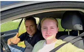 Dem Fahrlehrer über die Schulter geschaut - PressReader