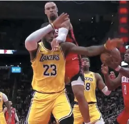 Basquete NBA tem vitória dos líderes, revés dos Bucks em estreia de técnico e tapa de desafeto ...