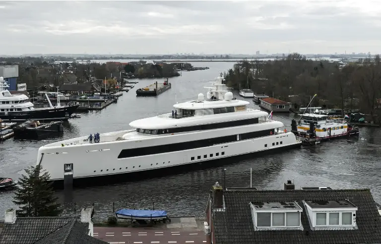 Unveiling Project 823: A Fusion of Strength and Elegance by Feadship ...