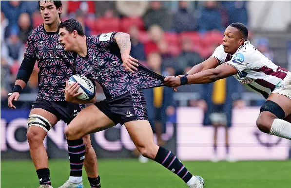 Errors prove costly as Bears beaten by defending champs - PressReader