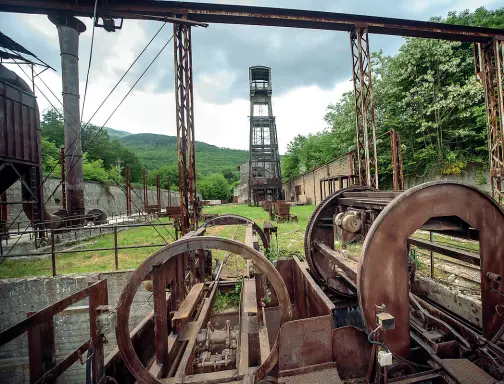 Sul treno della storia con i minatori - PressReader