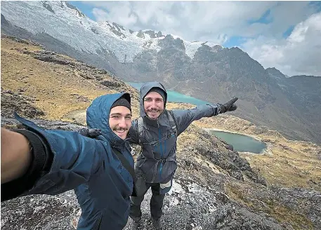 Dix pays découverts en stop avec leurs sacs à dos - PressReader