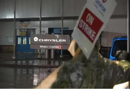 8,200 Canadian autoworker­s at Chrysler parent Stellantis on strike - PressReader