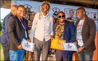 Kuklonyeli­swe abasemikha­kheni evelele eMkhanyaku­de - PressReader