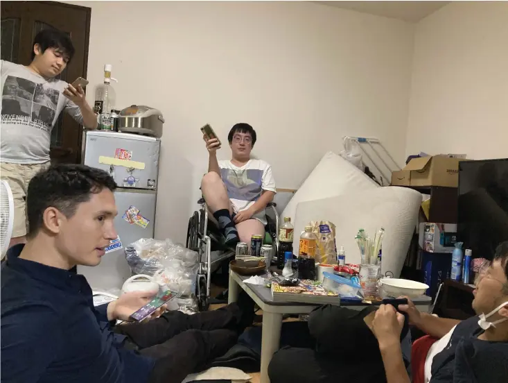 Peter flyttade in hos Japans mest kända oskuld - PressReader