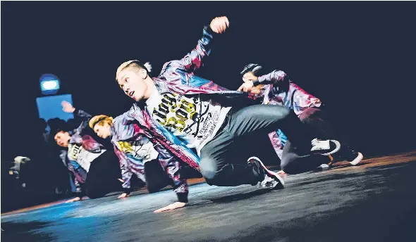 STREET DANCERS REALLY GETTING INTO THE GROOVE - PressReader