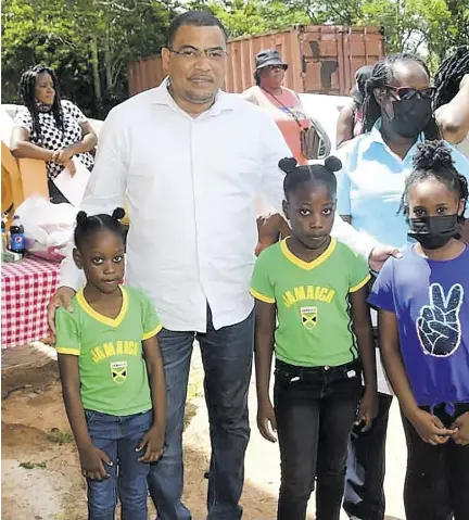 South Manchester residents benefit from back-to-school fair - PressReader