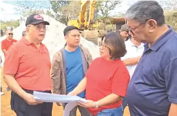 Ebdane, Maniquiz inspect Zambales projects - PressReader