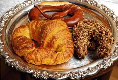 Iggy’s Bread opens a croissant café; no signage, but plenty of good ...