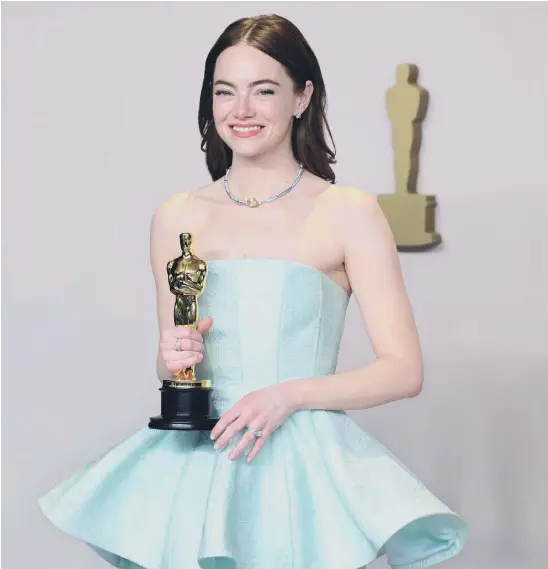 Con broche de oro. - PressReader