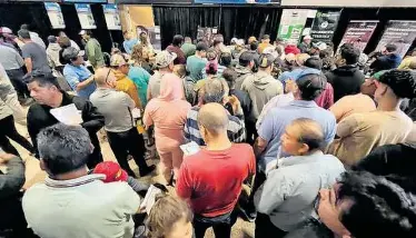 Ofrecen a migrantes un negocio - PressReader