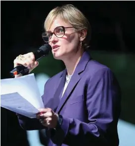 Appel à stopper la « machine à broyer » dans la culture - PressReader