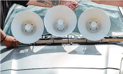 Siren kings: New Zealand city plagued by Céline Dion ‘speaker battles ...