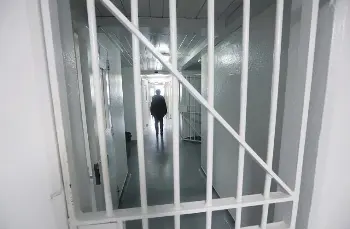 Prison officer smuggled in drug ‘sausages’ - PressReader